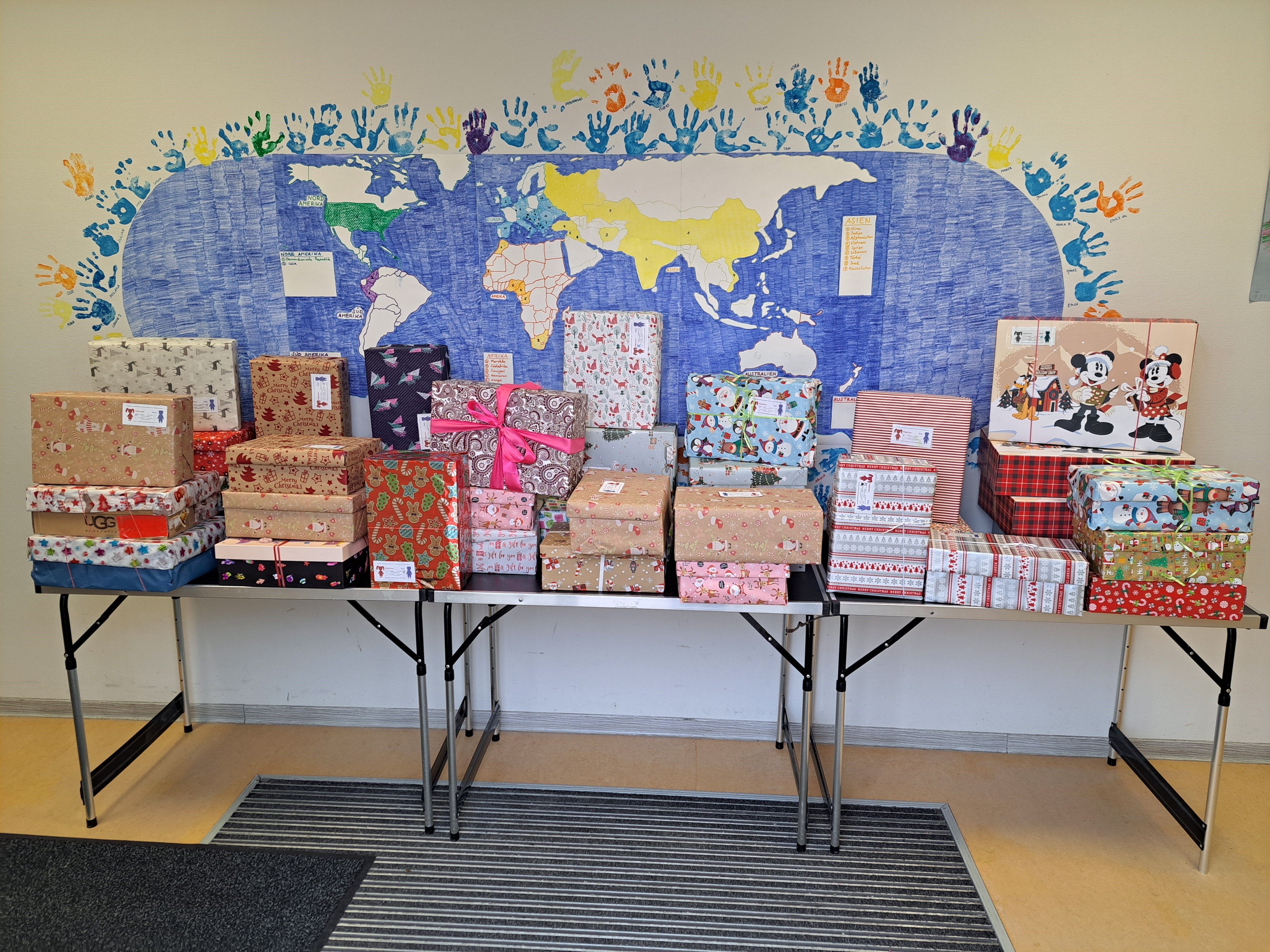 Päckchenhelden - Kinderaugen zum Leuchten bringen. | AWO Oberbayern e.V.